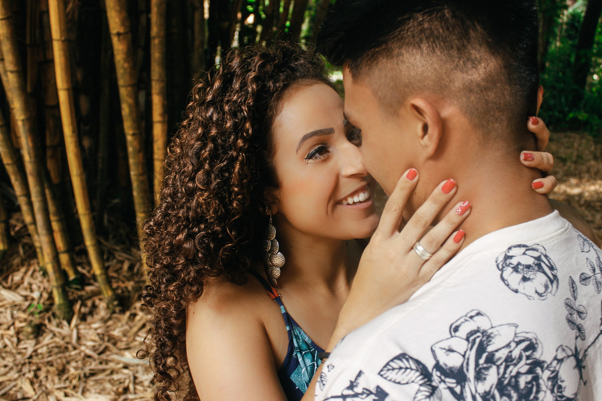 Why You Should Date A Naturally Curly Girl – Curl Keeper